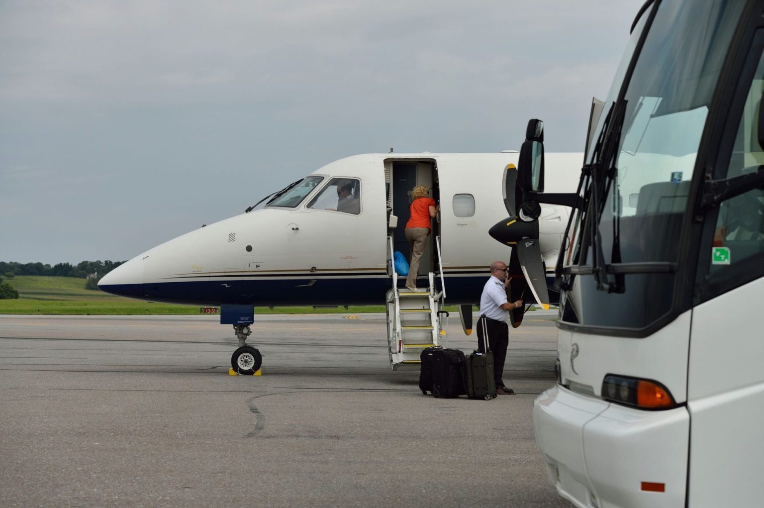 Large Group Airport Transfers Transportation | PA, NY, DC